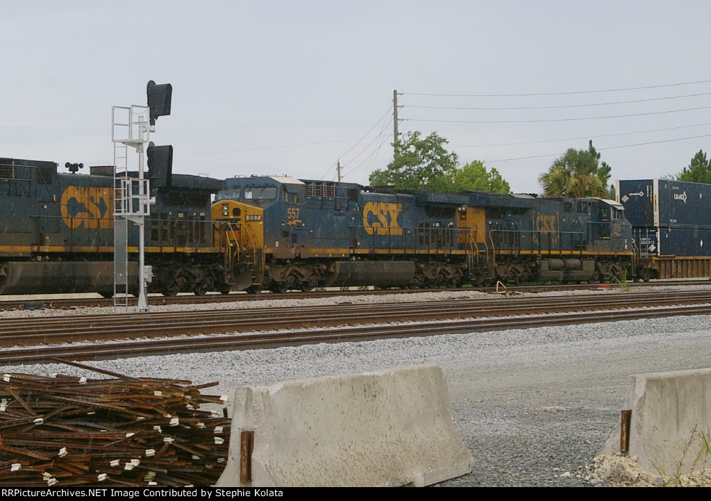 CSX 557